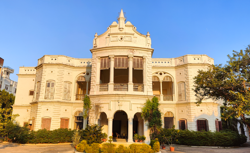 Streetscapes of Benaras: Heritage Buildings, Vintage Structures, Visual ...